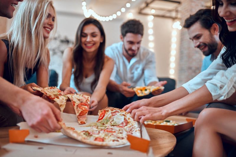 Why a Pizza Party Works Best for Any Birthday Celebration Delivery